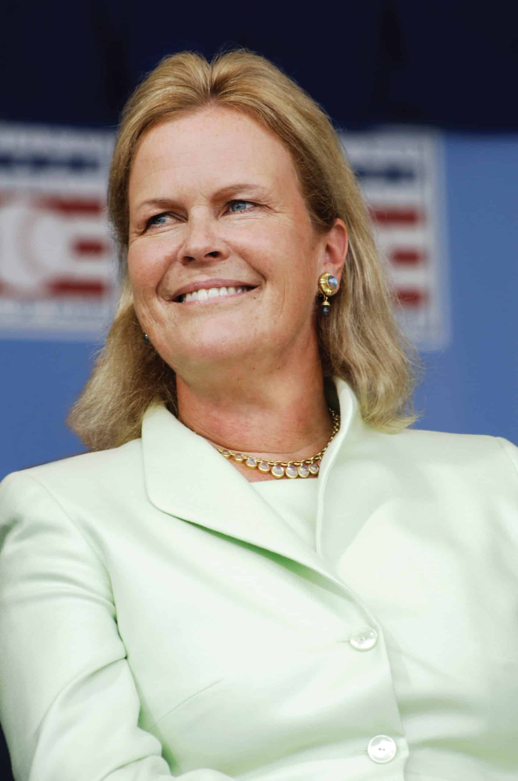 Jane Forbes Clark Honored as Recipient of USET Foundation's 2018 R ...